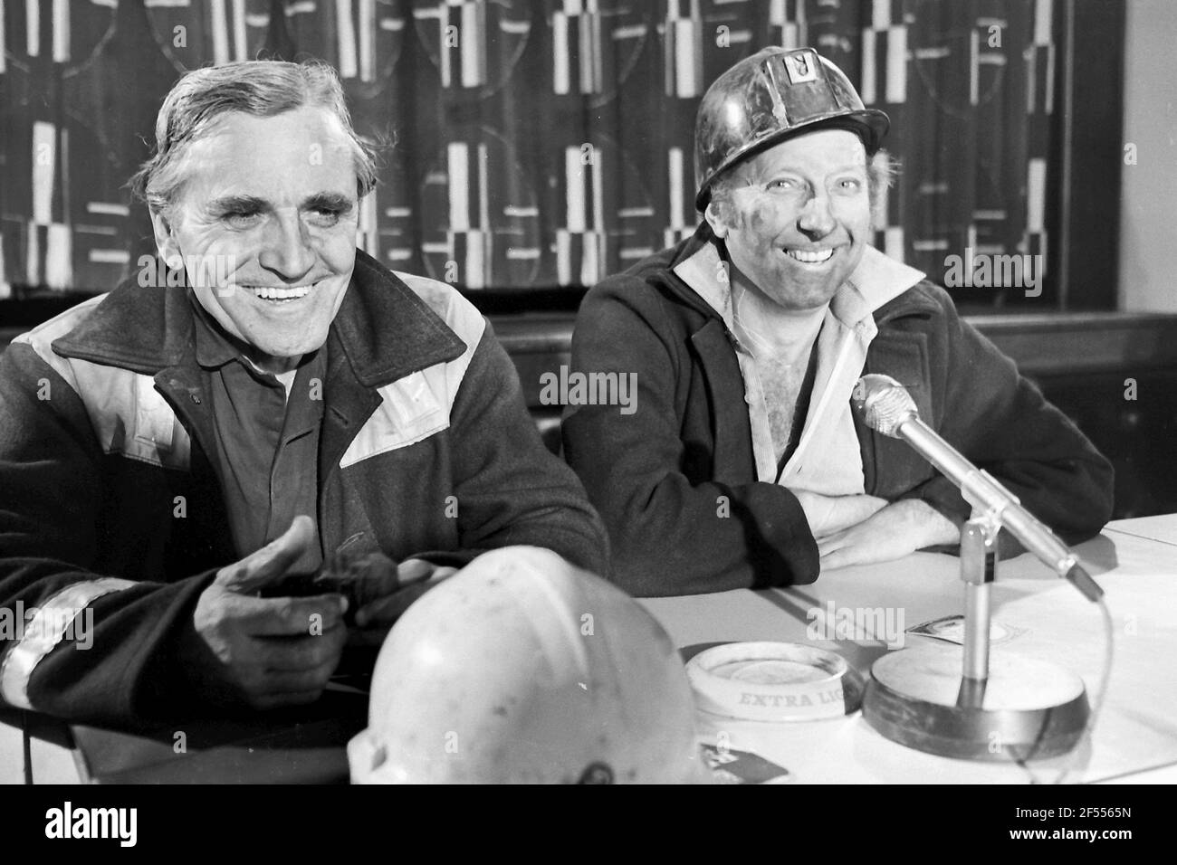 Arthur Scargill at colliery (Kellingley) in Dec 1980 wit Sid Weighell ...