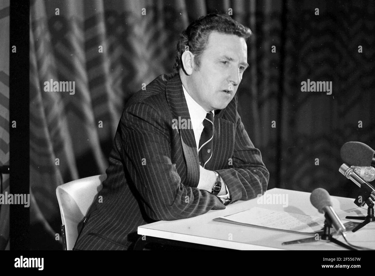 Arthur Scargill at colliery (Kellingley) in Dec 1980 wit Sid Weighell ...