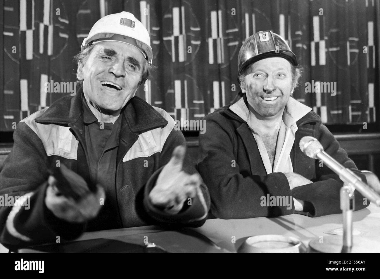 Arthur Scargill at colliery (Kellingley) in Dec 1980 wit Sid Weighell ...