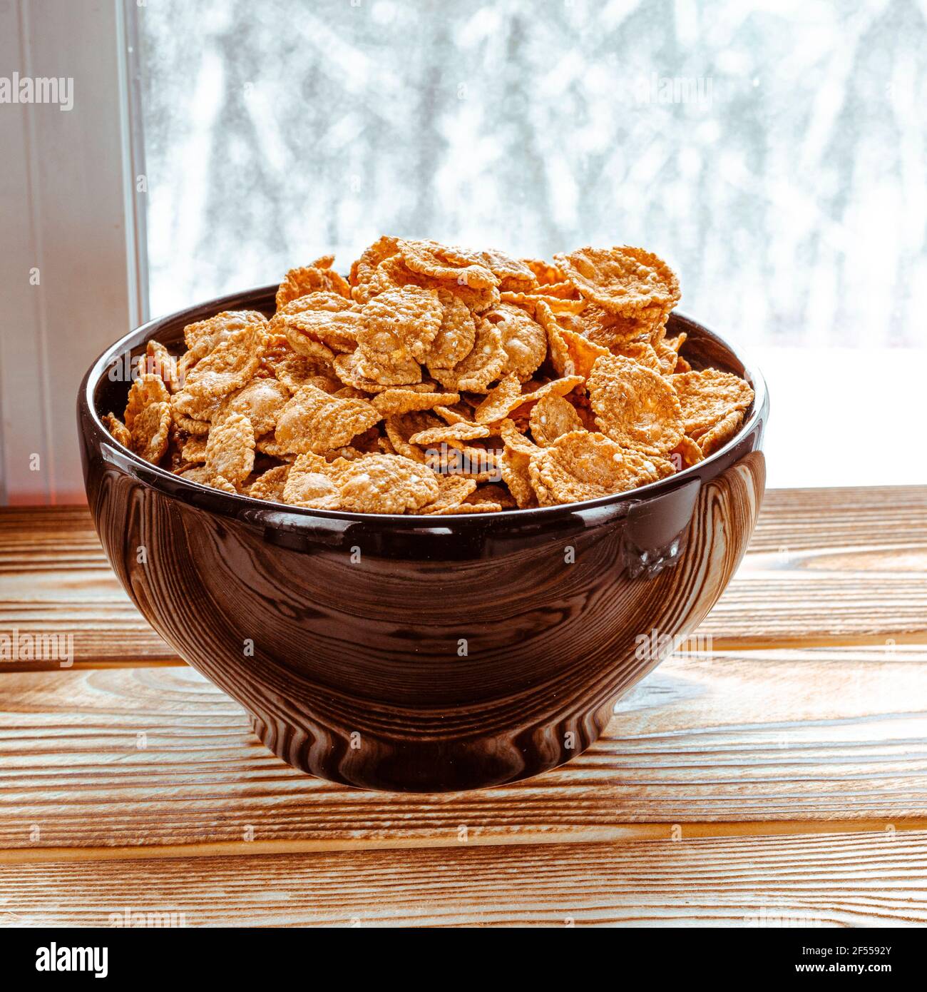 Milk pouring clay bowl cereal hi-res stock photography and images - Alamy