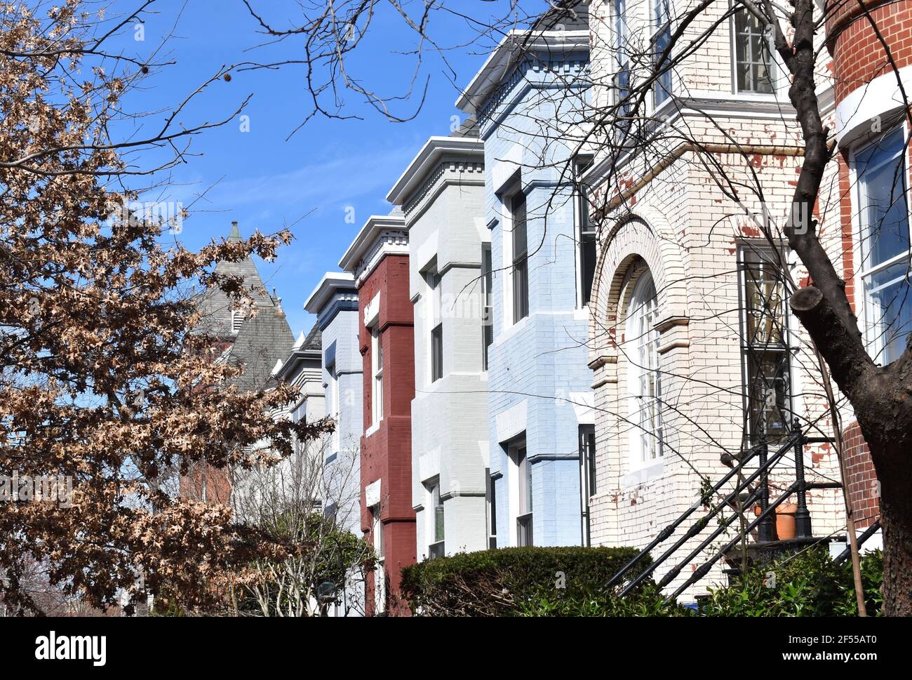 Dc townhouses hi-res stock photography and images - Alamy