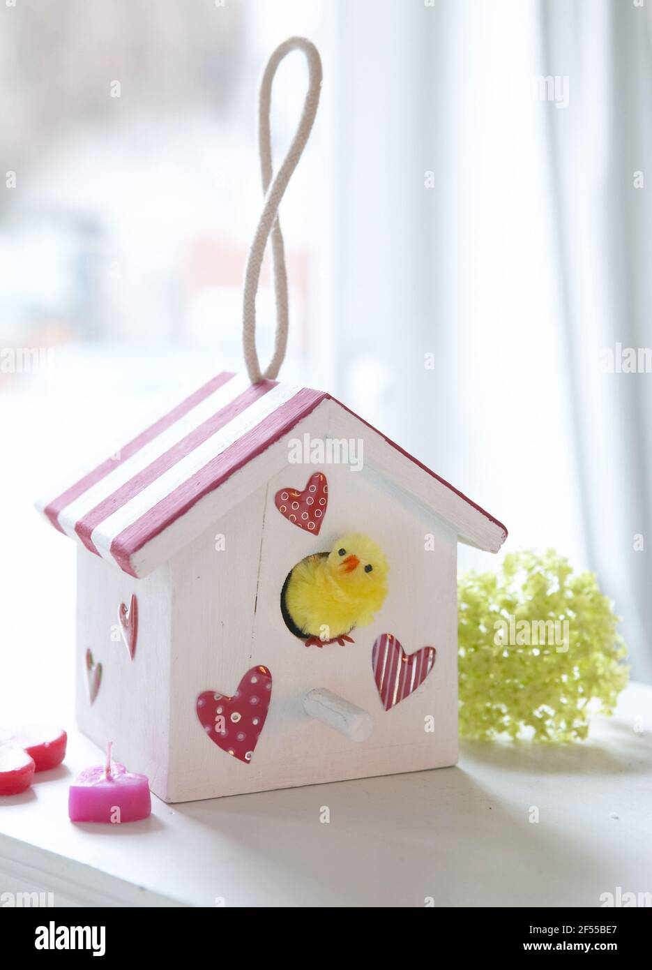 Birdshouse hi-res stock photography and images - Alamy