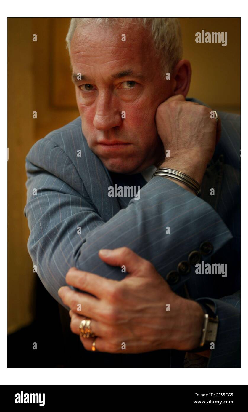 Simon Callow.....actor in London.pic David Sandison 20/4/2004 Stock ...