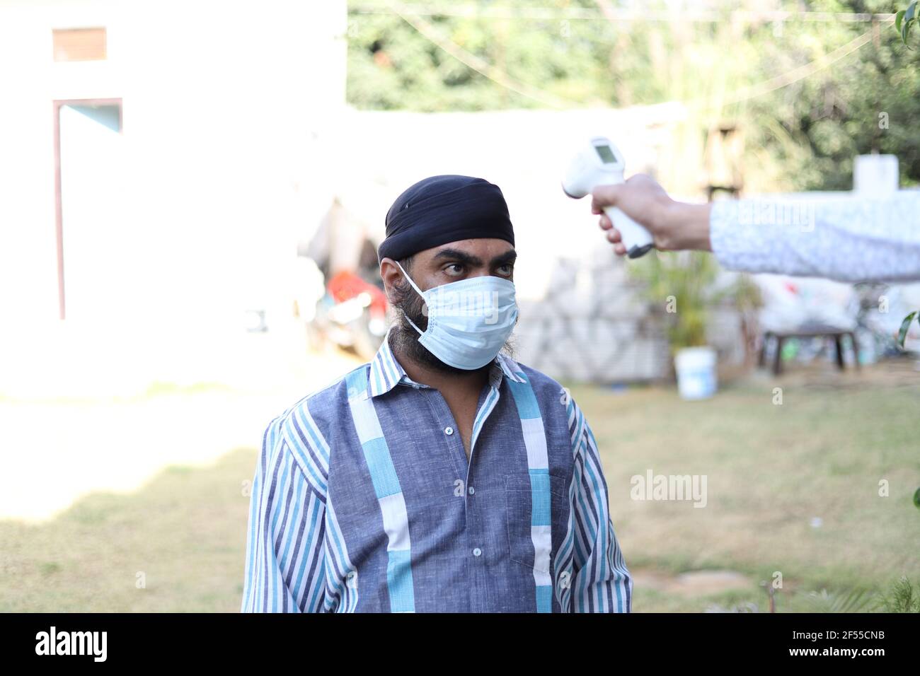 Closeup shot of a doctor's hand who is checking a client body ...