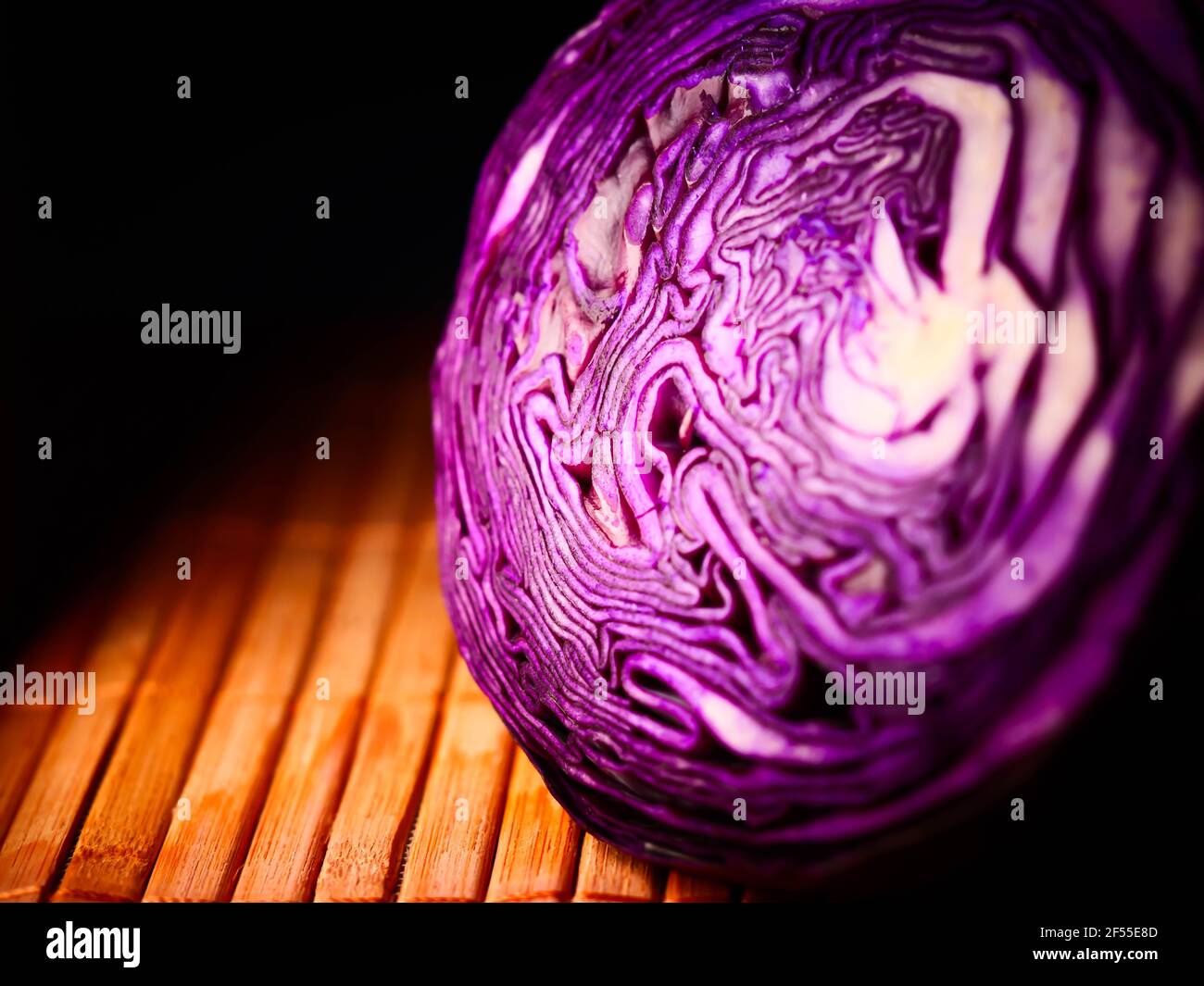 Red cabbage close-up. The texture of the cut cabbage Stock Photo - Alamy