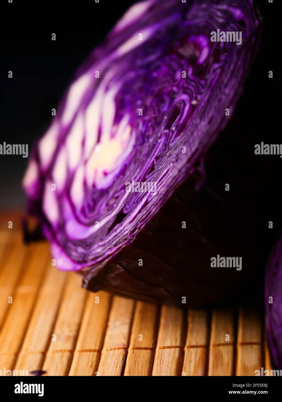 Red cabbage close-up. The texture of the cut cabbage Stock Photo - Alamy