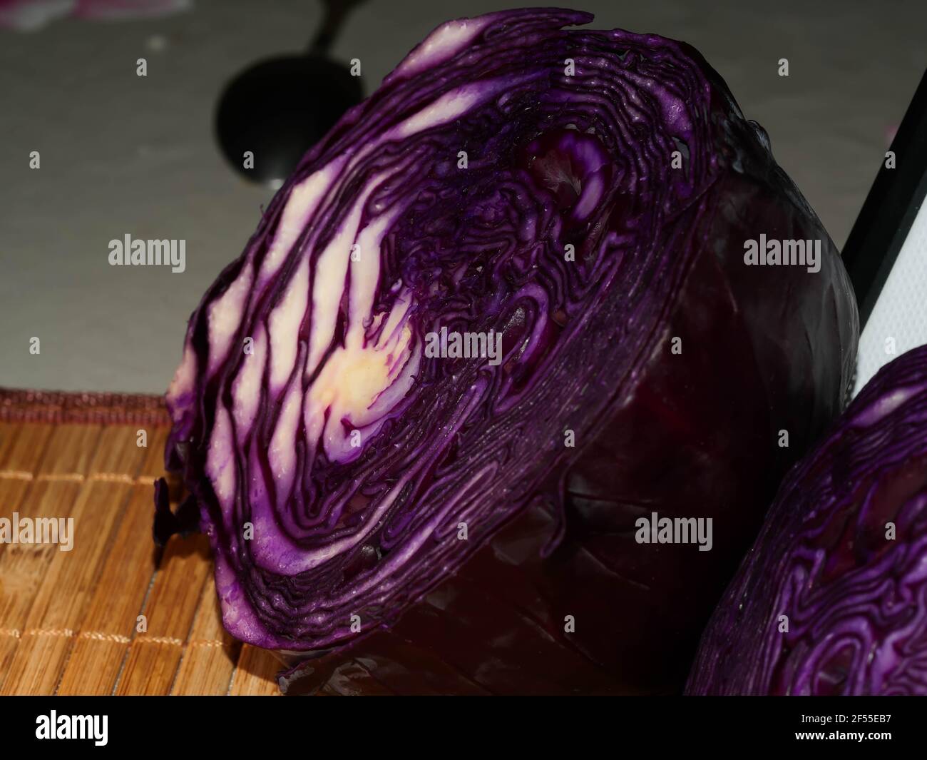 Red cabbage close-up. The texture of the cut cabbage Stock Photo - Alamy