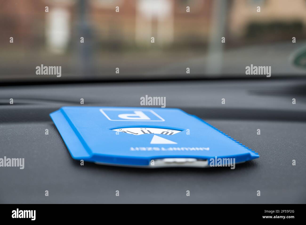 Car parking disc hi-res stock photography and images - Alamy