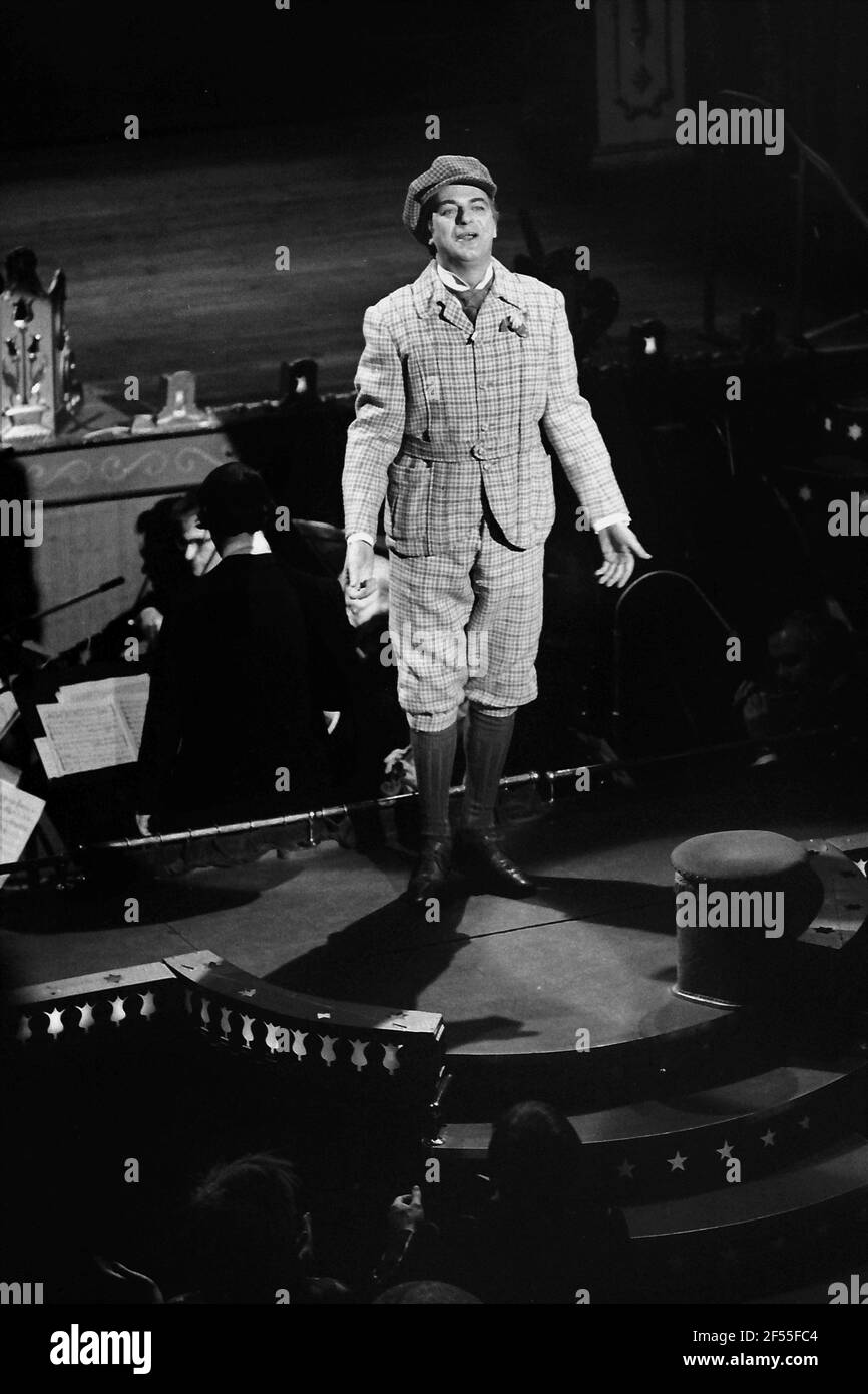 Roy Hudd and actor pals at the City Varieties theatre in Leeds in Feb ...