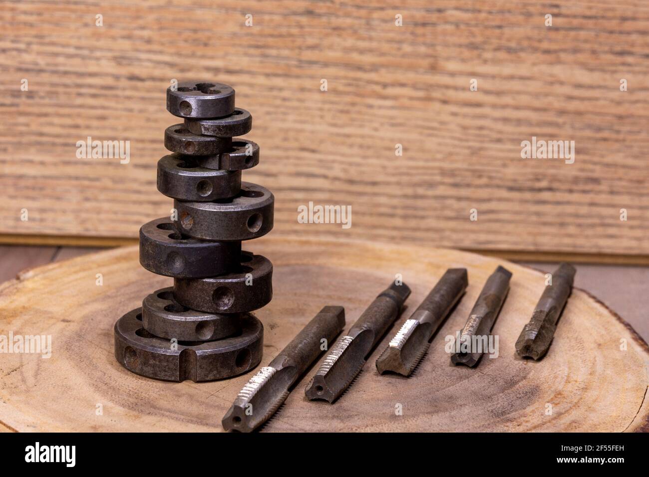 Hand threading tool hi-res stock photography and images - Alamy