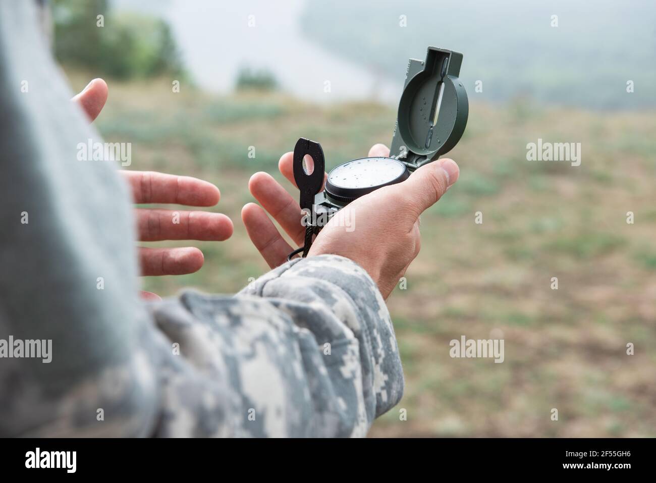 Compass grass magnet adventure hi-res stock photography and images - Alamy
