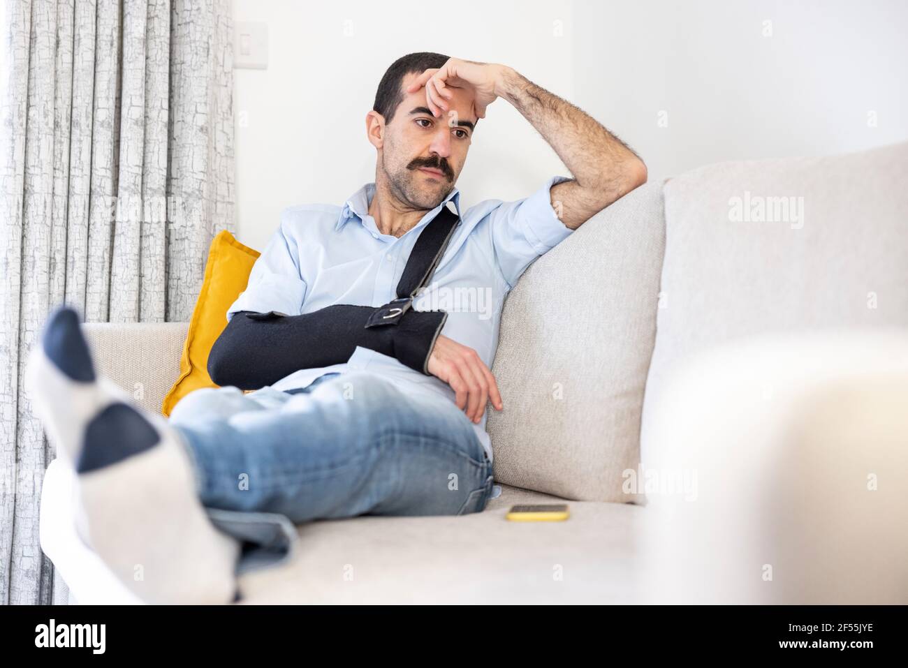 Broken ankle sofa hi-res stock photography and images - Alamy