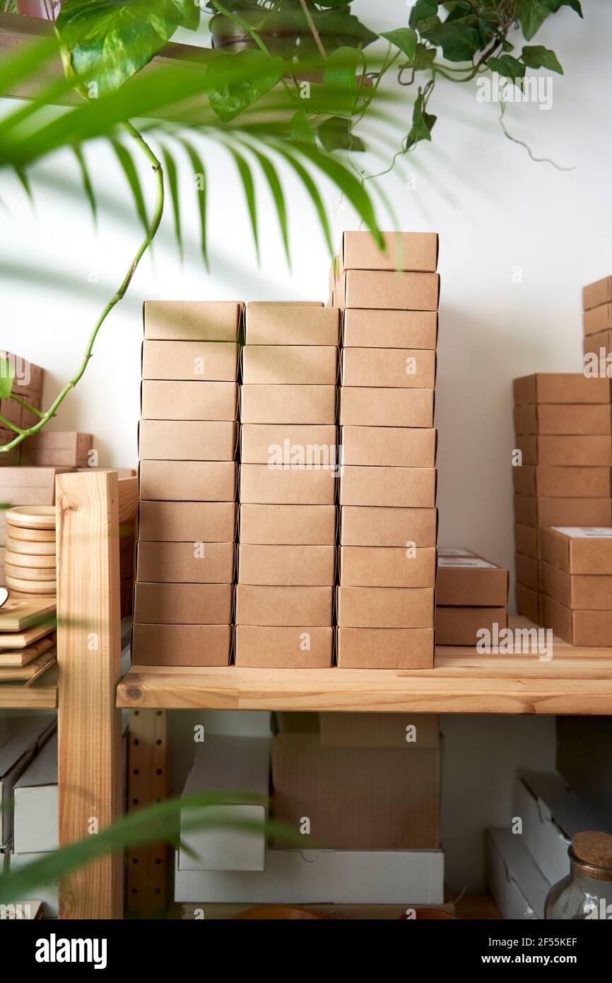 Packed boxes hi-res stock photography and images - Alamy