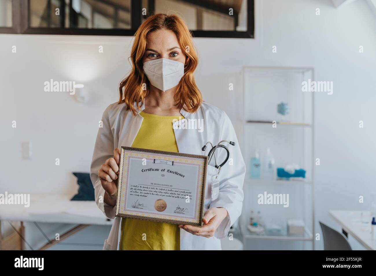 Certificate frame hi-res stock photography and images - Alamy
