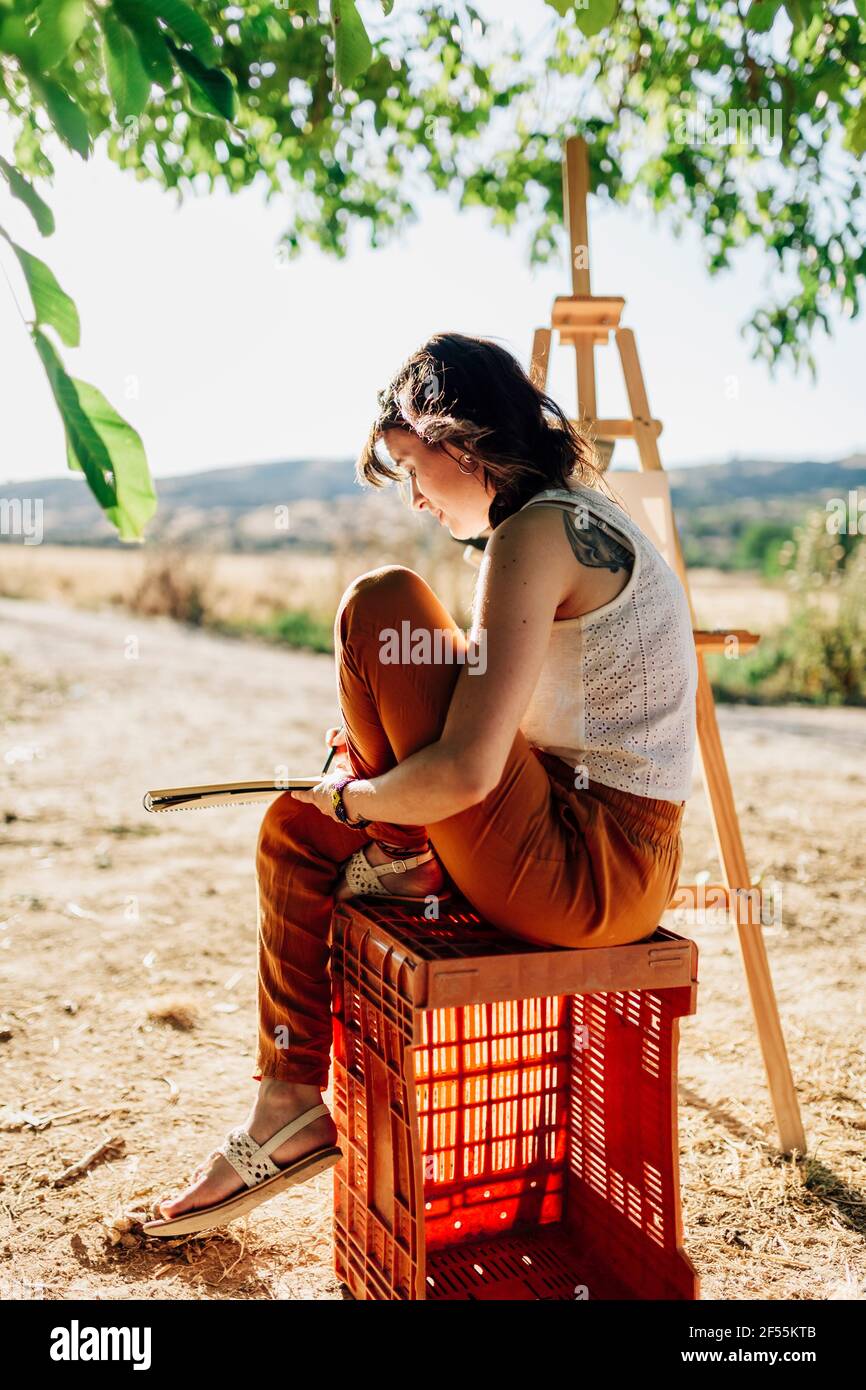 Busy with drawing hi-res stock photography and images - Alamy Busy with drawing hi-res stock photography and images - Alamy