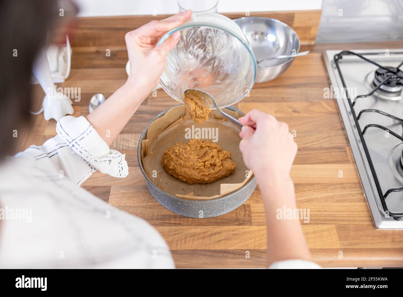 Woman baking biscuits hi-res stock photography and images - Alamy