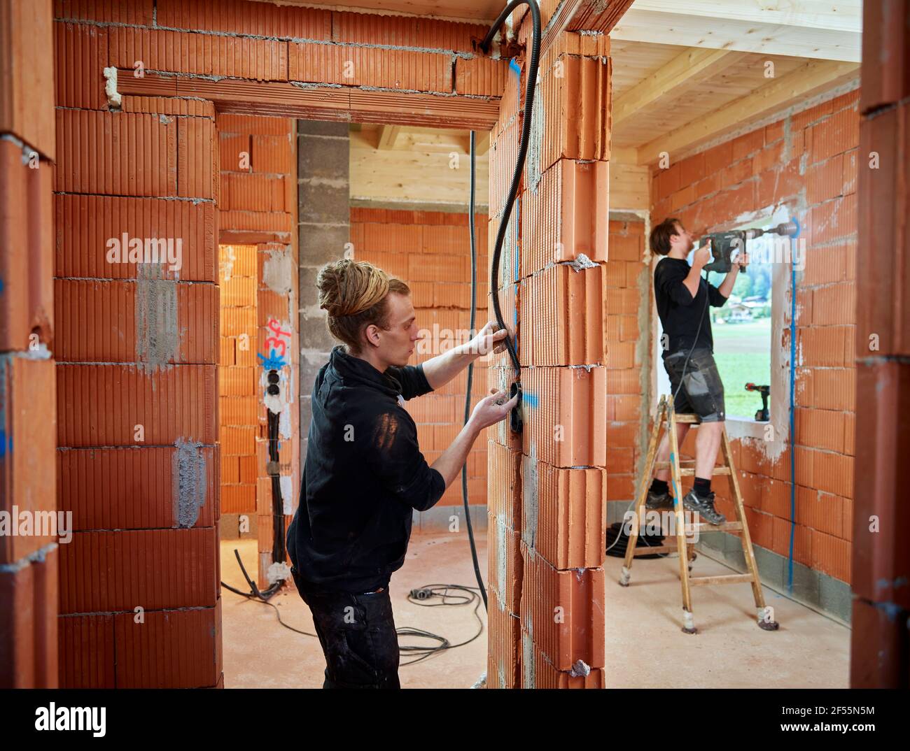 Installing brick hi-res stock photography and images - Alamy