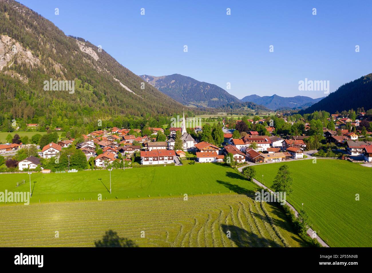 Germany, Bavaria, Bayrischzell, Mountain village in Mangfall range ...