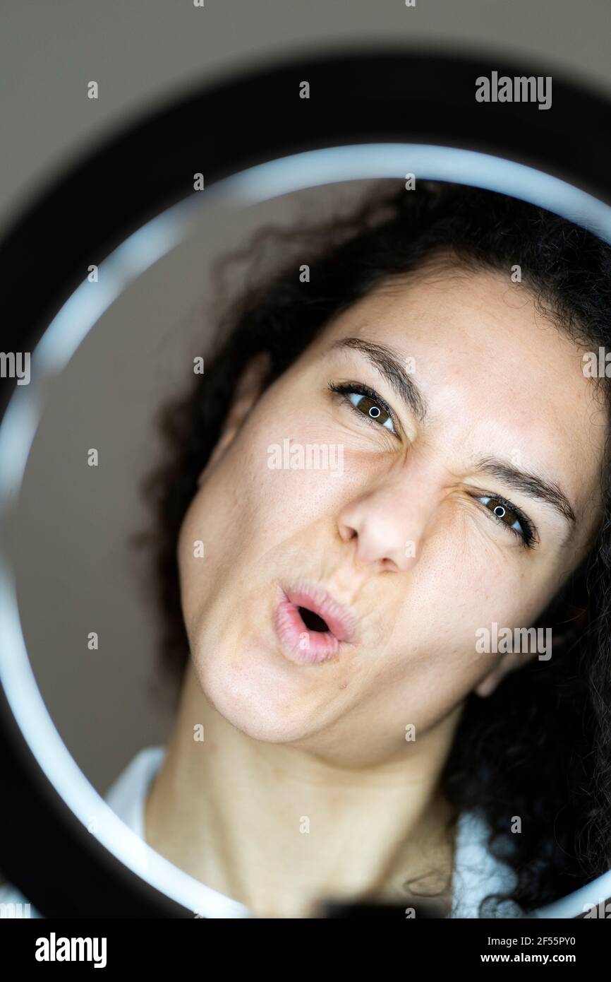 Faces lighting up hi-res stock photography and images - Alamy