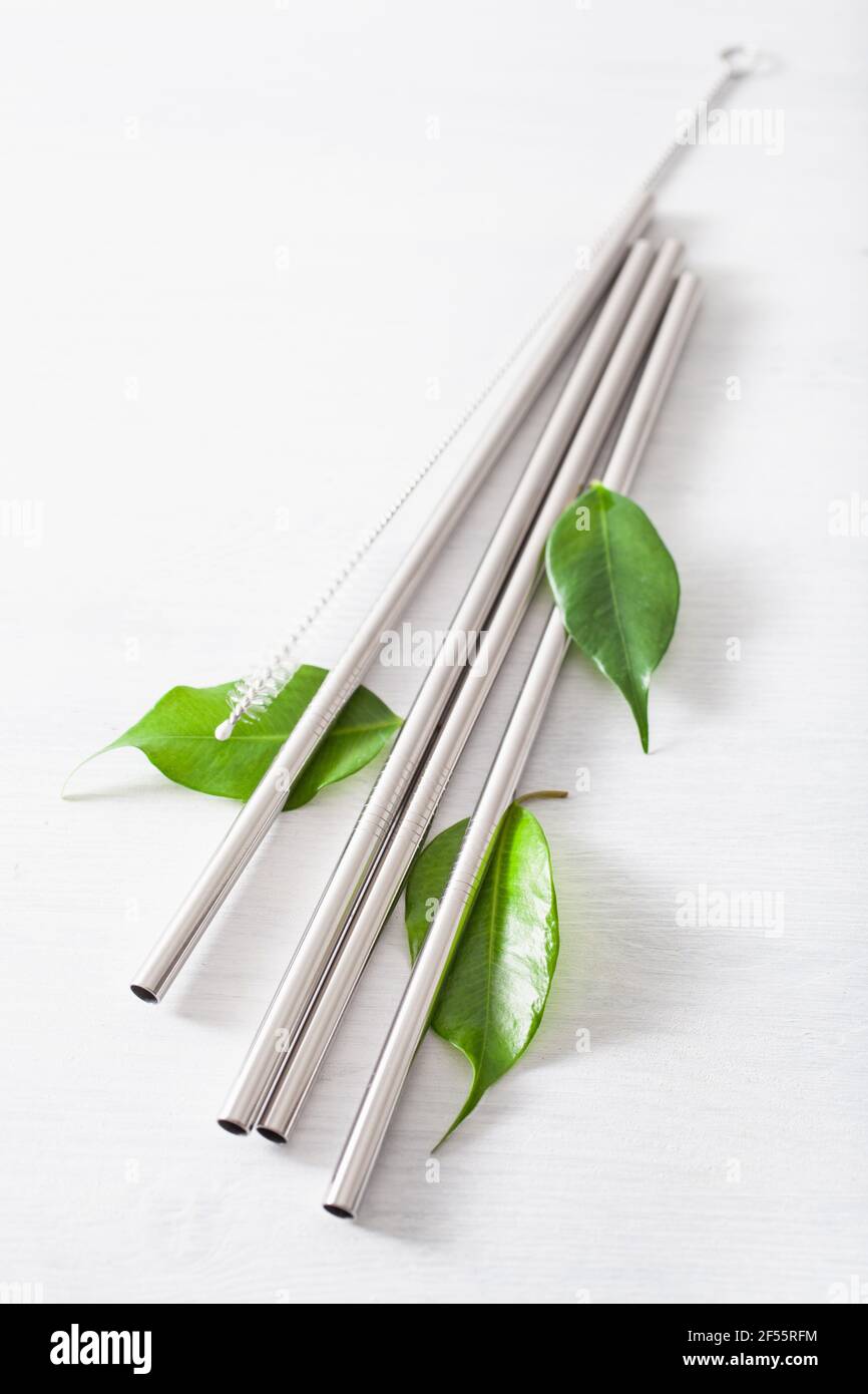 eco-friendly reusable metal drinking straw. zero waste concept Stock ...