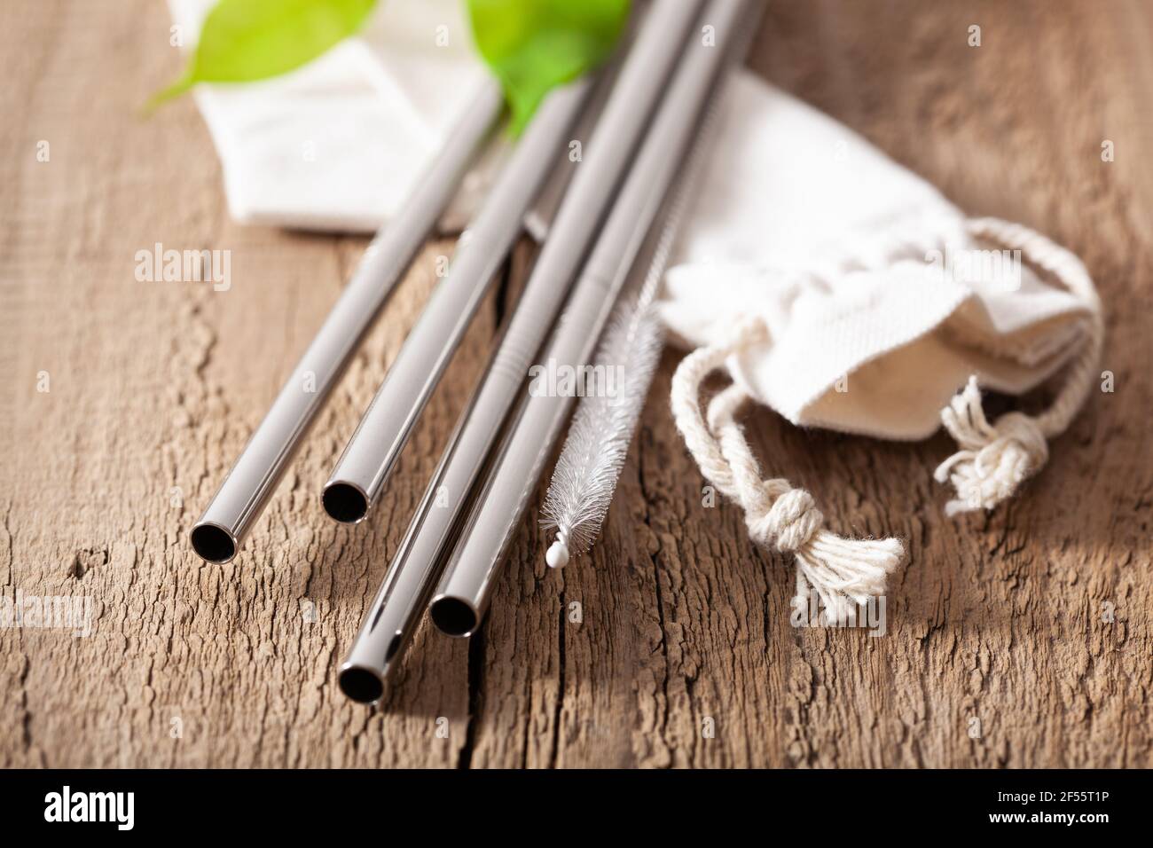 eco-friendly reusable metal drinking straw. zero waste concept Stock ...