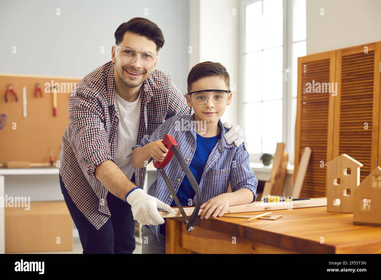 Safety carpenter hi-res stock photography and images - Alamy