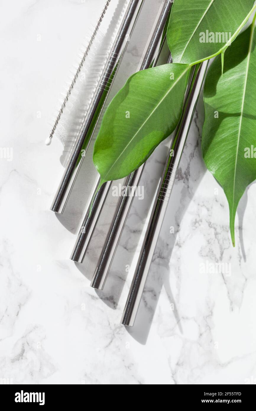 eco-friendly reusable metal drinking straw. zero waste concept Stock ...