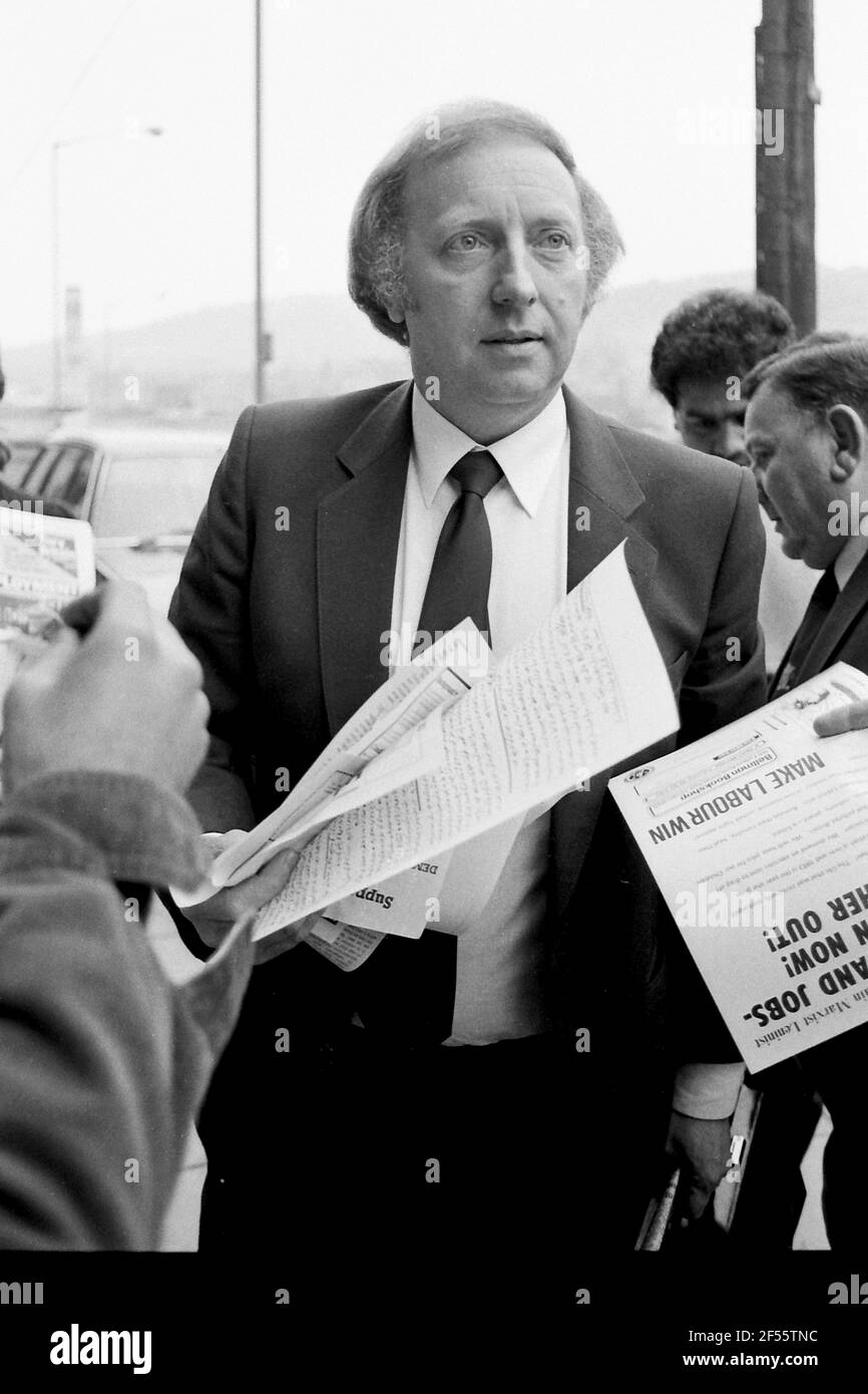 Arthur Scargill at CND meeting in Shipley in 1983 Stock Photo - Alamy