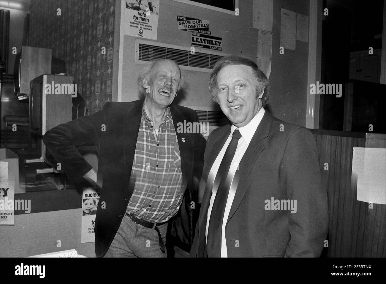 Arthur Scargill at CND meeting in Shipley in 1983 Stock Photo - Alamy