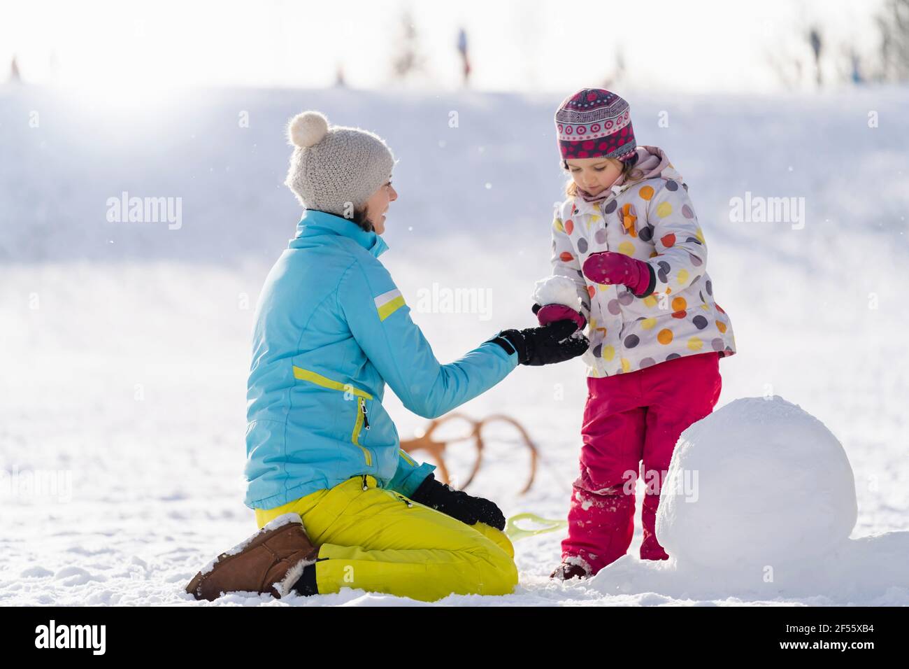 Snowman park hi-res stock photography and images - Alamy