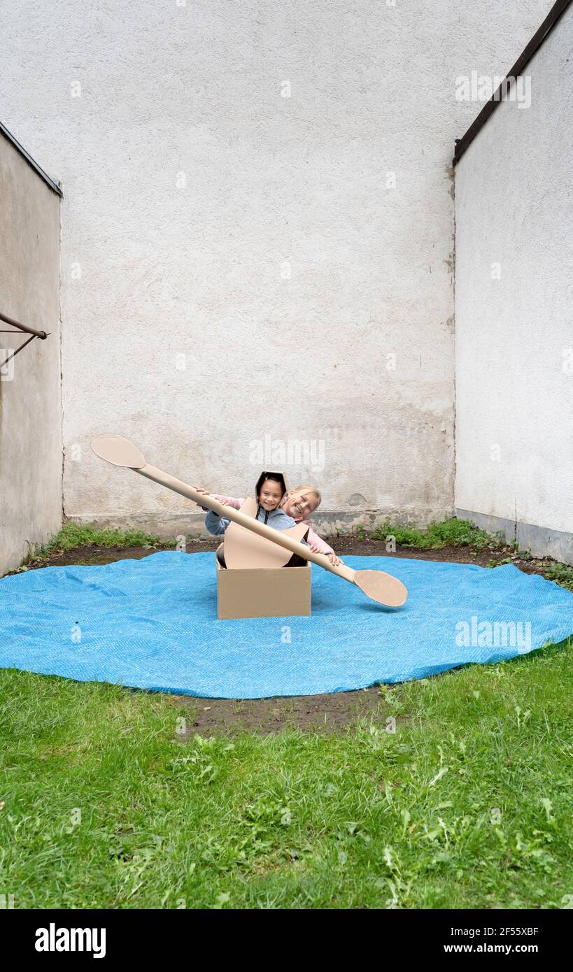 Vessel made of paper hi-res stock photography and images - Alamy