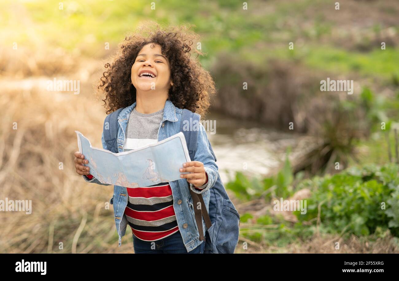 Person holding map hi-res stock photography and images - Alamy