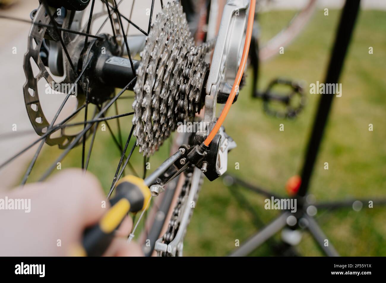 Fix wheel bicycle hi-res stock photography and images - Alamy