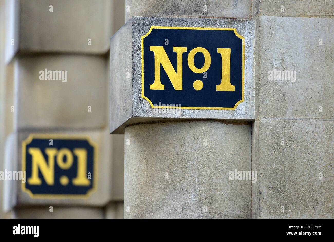London, England, UK. No 1 house signs Stock Photo - Alamy