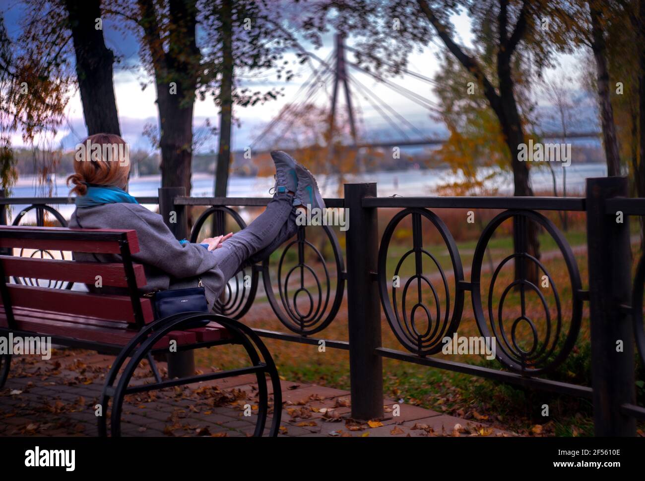 Walk bench hi-res stock photography and images - Alamy