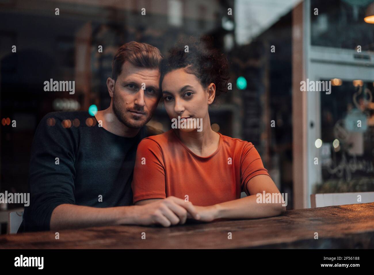Sitting staring blank hi-res stock photography and images - Alamy