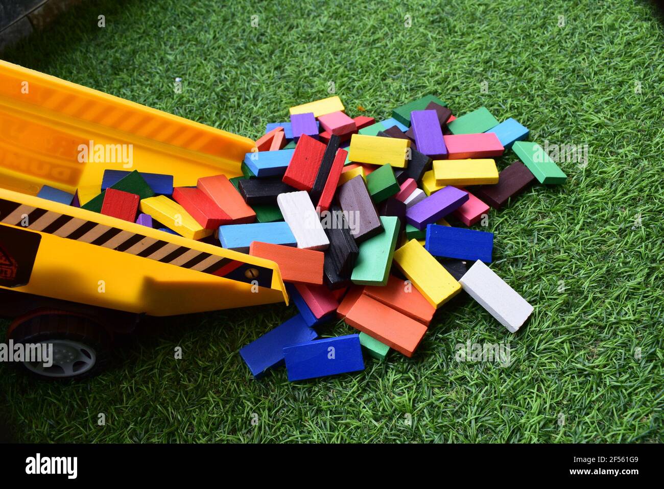 Blocks building closeup grass hi-res stock photography and images - Alamy
