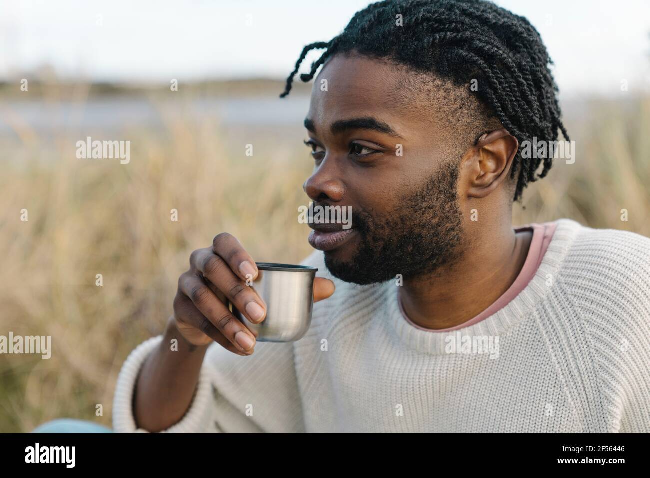 Man drinking tea hi-res stock photography and images - Alamy