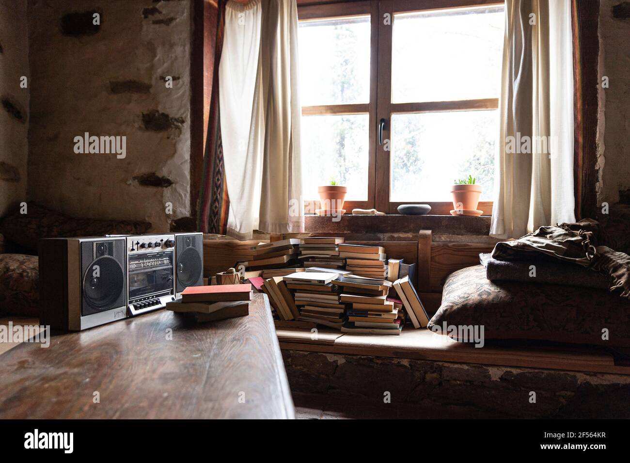 Interior of rustic house Stock Photo - Alamy