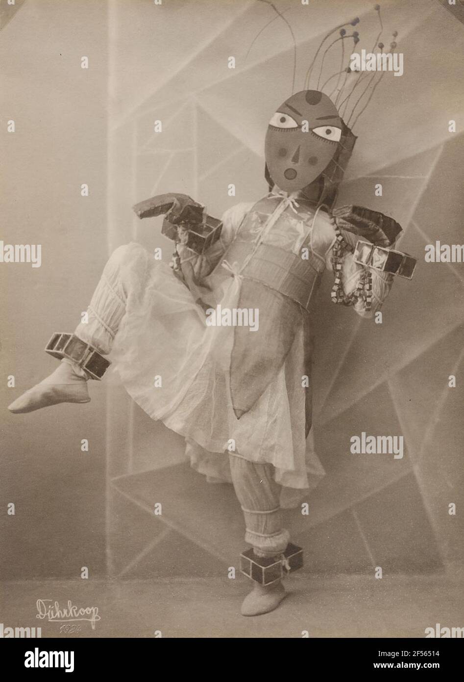 Dance mask "Insect dancer" by Lavinia Schulz Stock Photo - Alamy