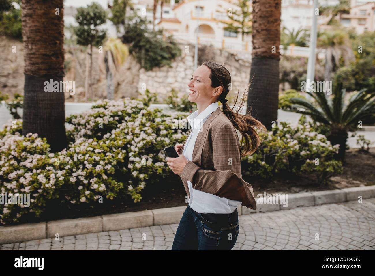 Professional people running hi-res stock photography and images - Alamy