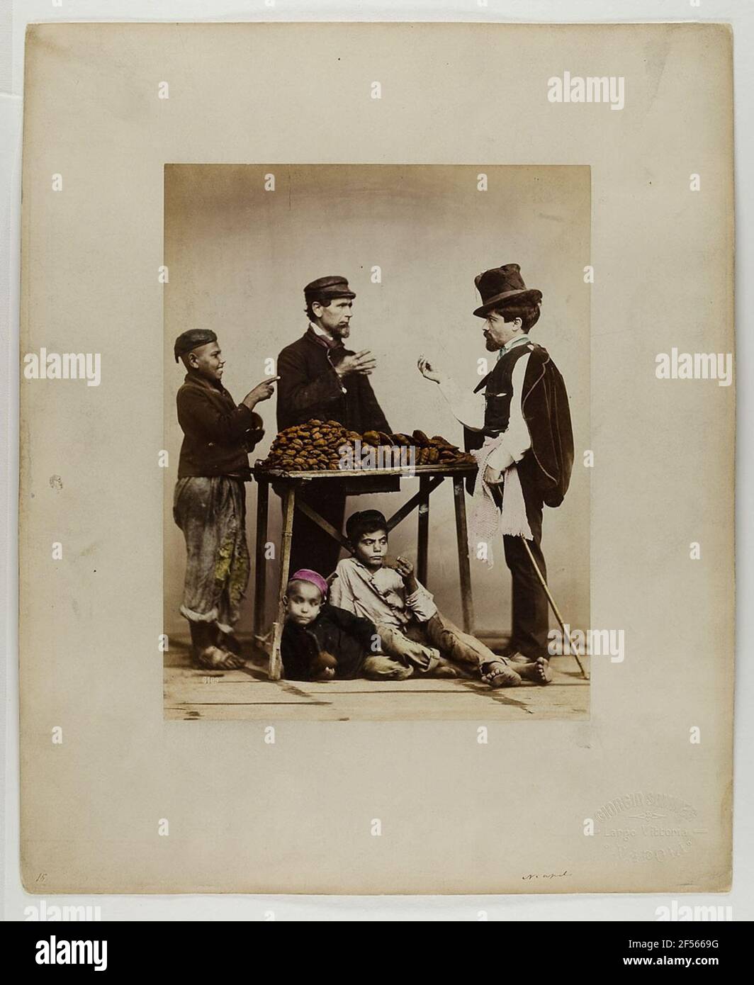 Traditional neapolitan dress hi-res stock photography and images - Alamy