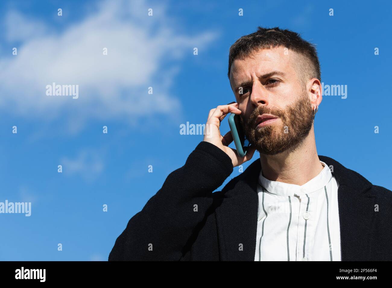 Confused talking hi-res stock photography and images - Alamy