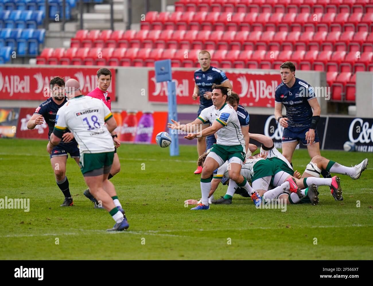 Ollie hoskins of london irish hi-res stock photography and images - Alamy