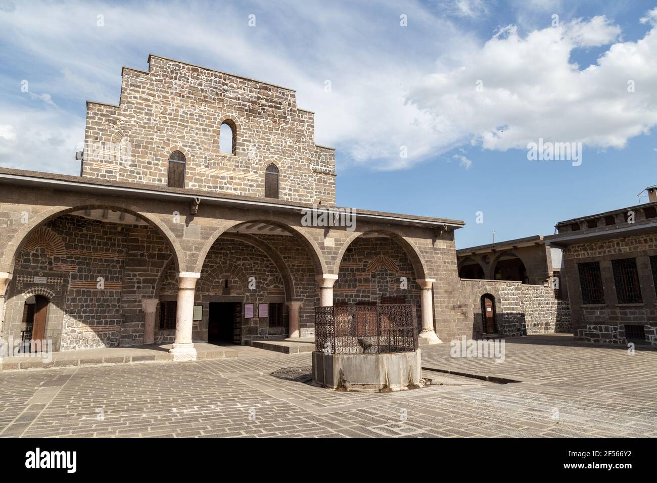 Virgin mary syriac orthodox church hi-res stock photography and images ...