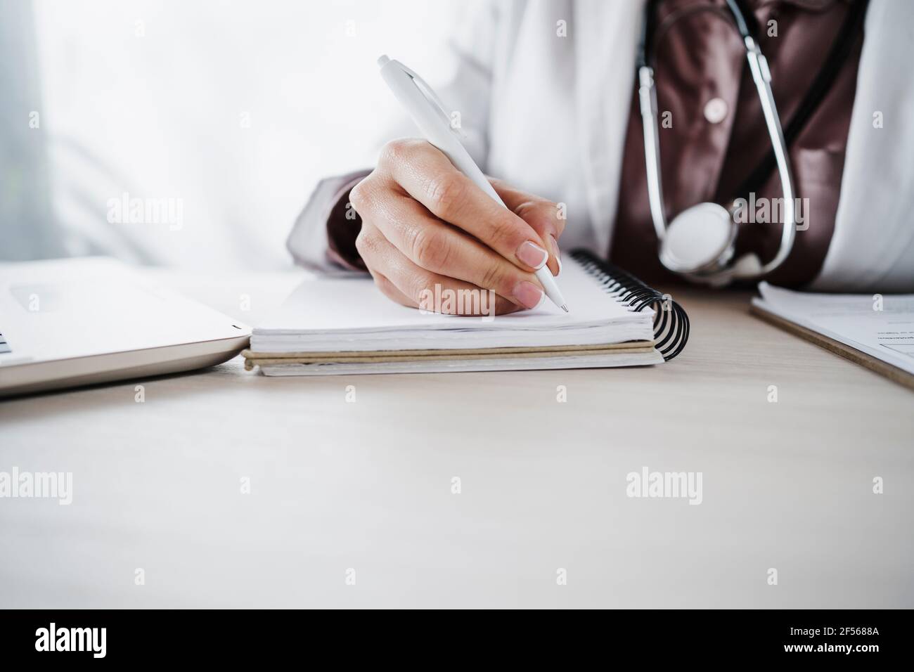 Medical writing hi-res stock photography and images - Alamy