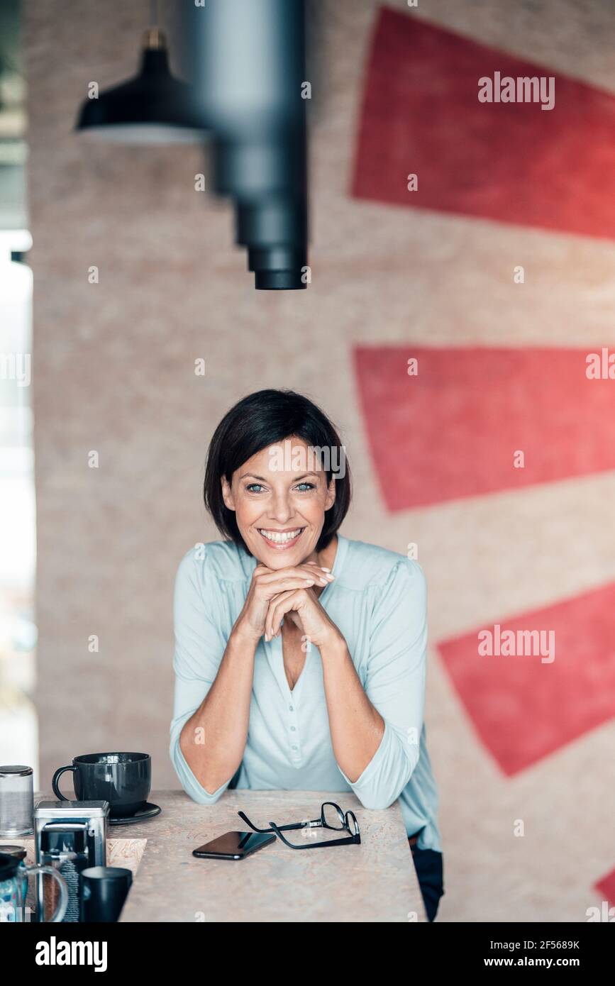 Chin table hi-res stock photography and images - Alamy