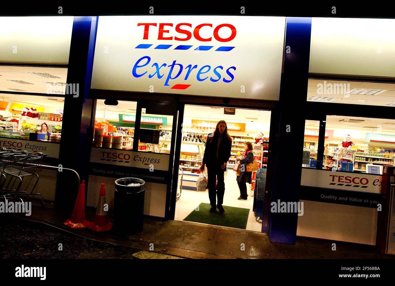 Tesco 2002 hi-res stock photography and images - Alamy