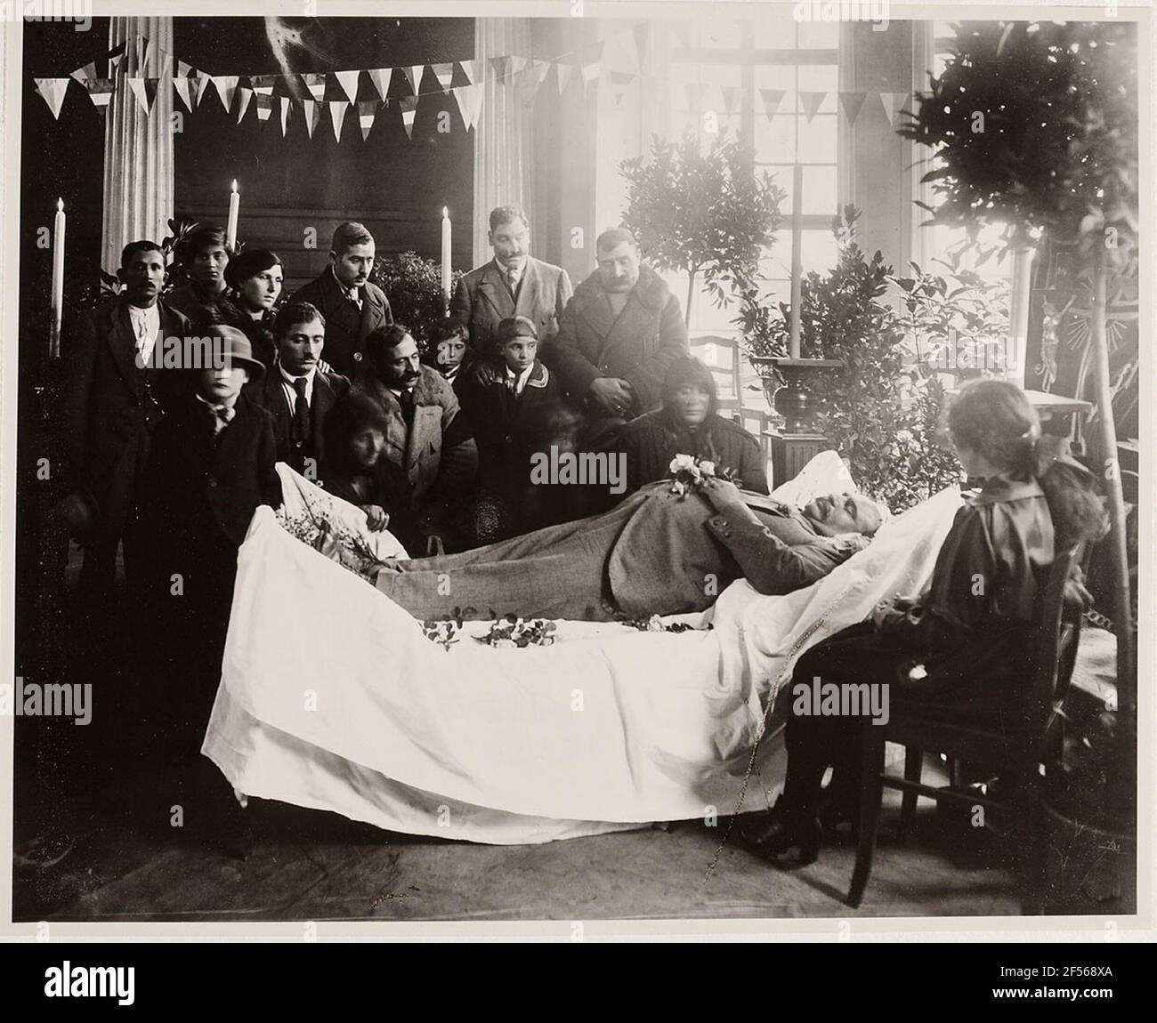 Dead celebration for a gypsy king in Weimar. State state plan Hamburg ...