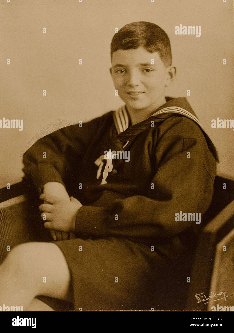 Vintage boys suit hi-res stock photography and images - Alamy